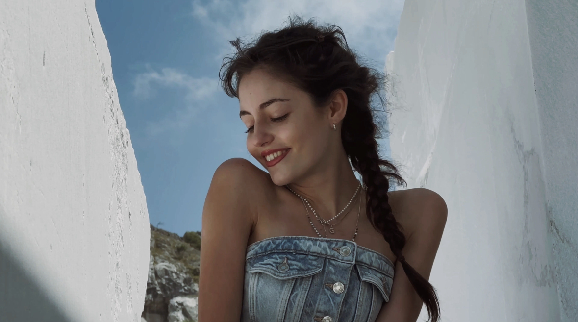 Curiosità sul brano English - Giulia Falcone